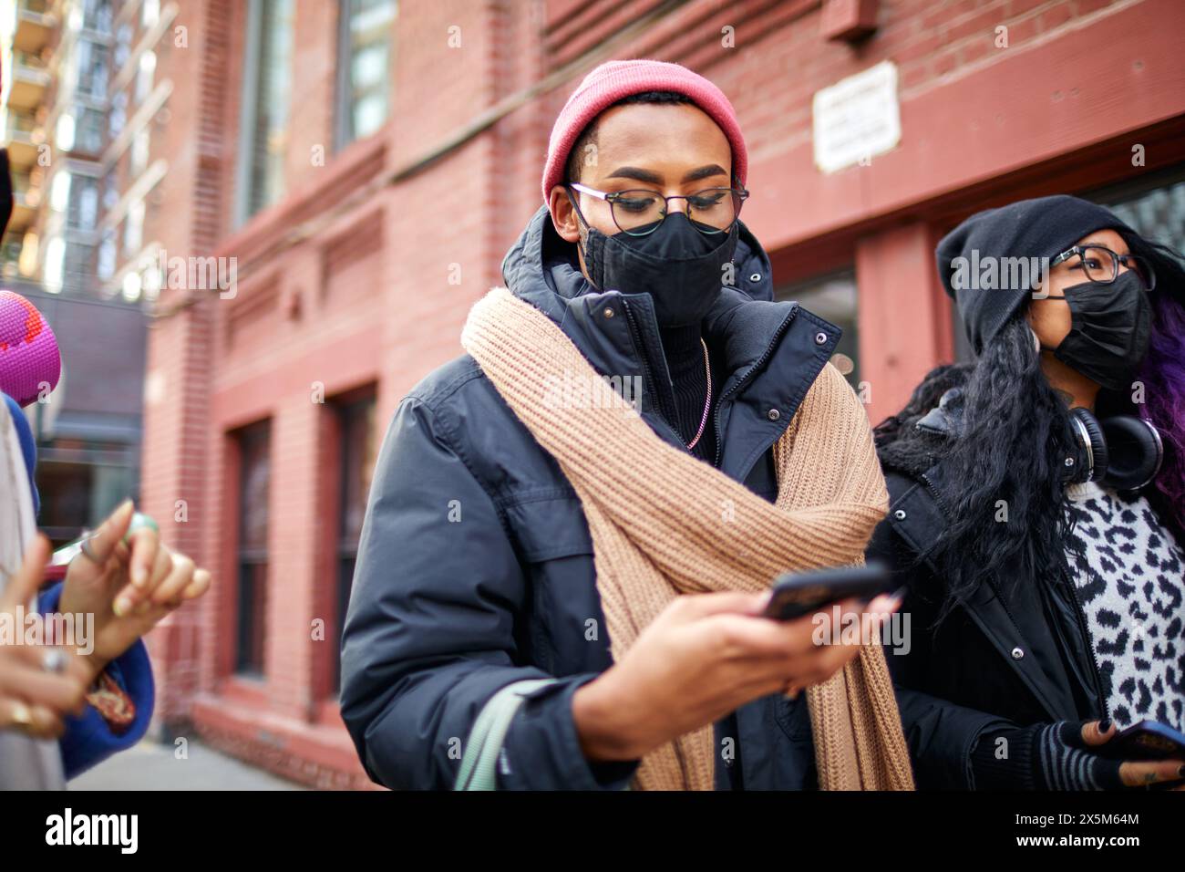 Two men in face masks hi-res stock photography and images - Alamy