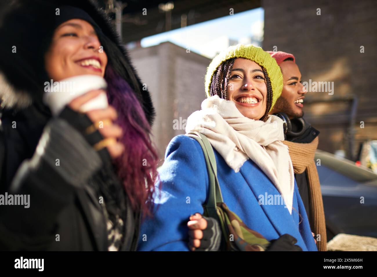 Cold day on the street hi-res stock photography and images - Alamy