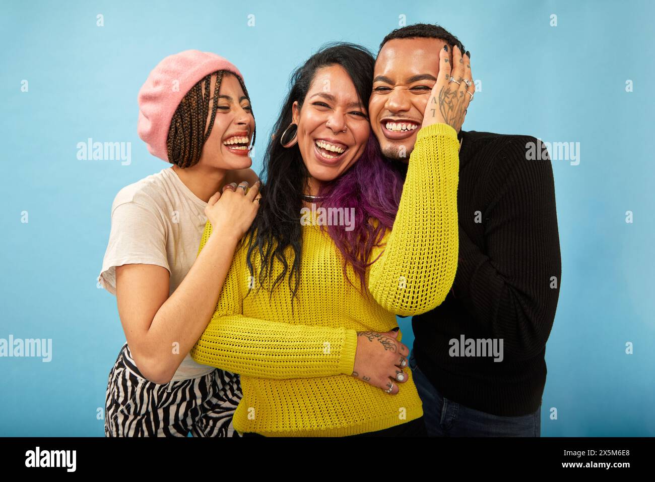 Women laughing group studio hi-res stock photography and images - Alamy