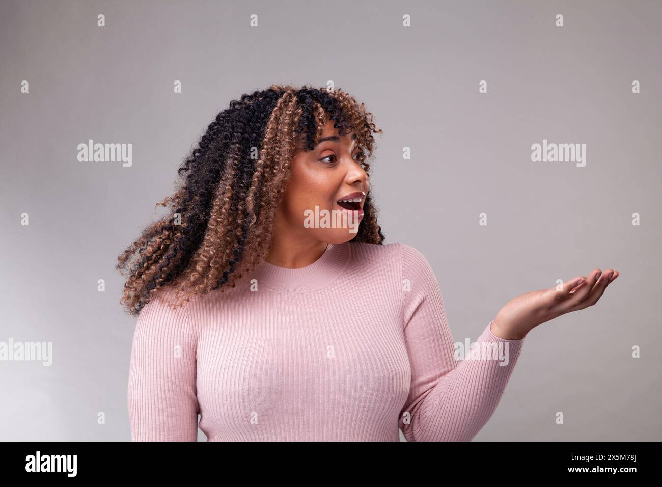 Pale face woman hi-res stock photography and images - Alamy