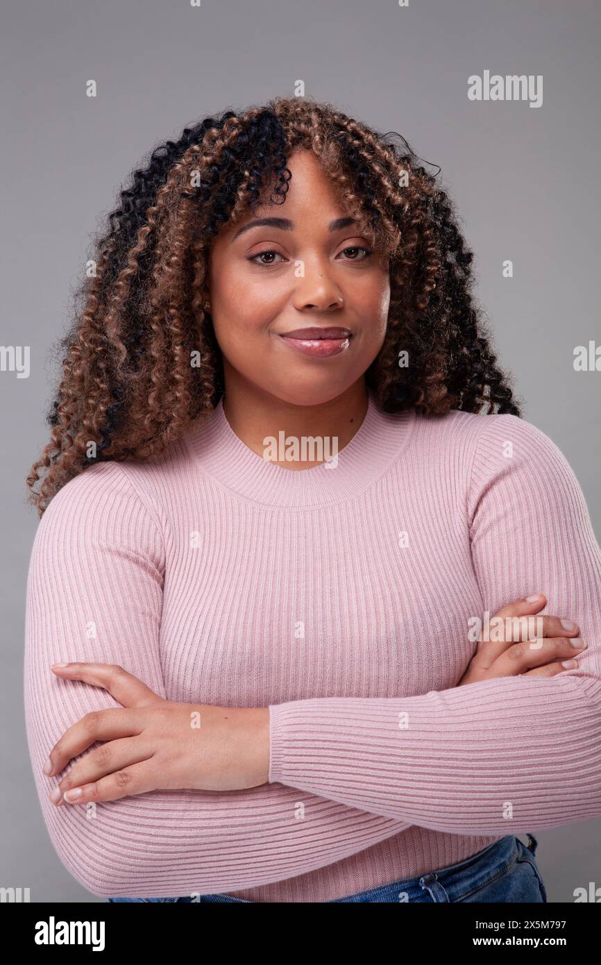 Crossed arms hi-res stock photography and images - Alamy