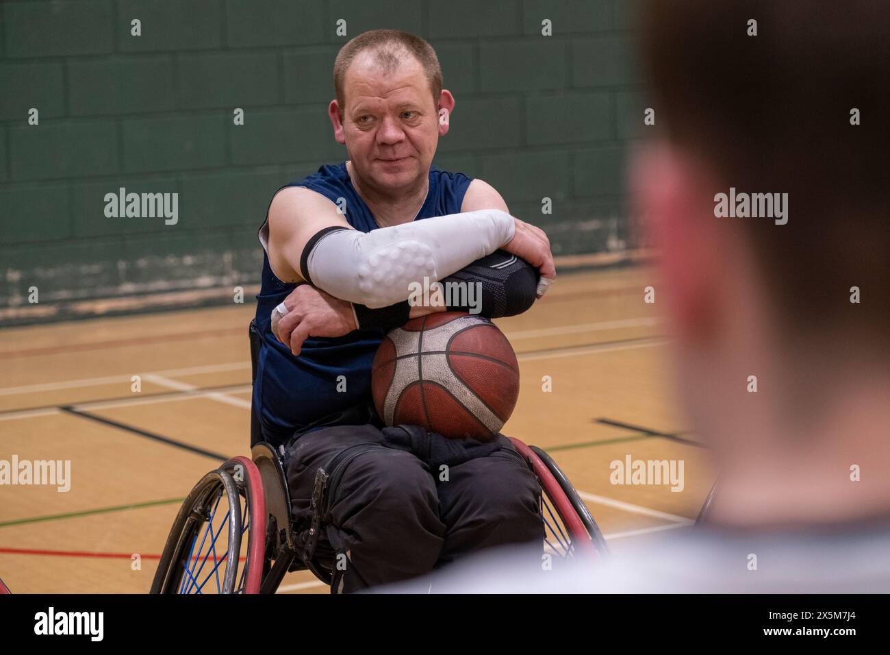 Mature male basketball player on wheelchair Stock Photo - Alamy