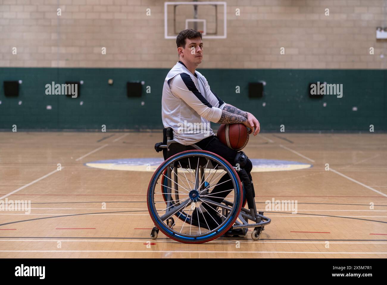 Portrait of male basketball player in wheelchair Stock Photo - Alamy