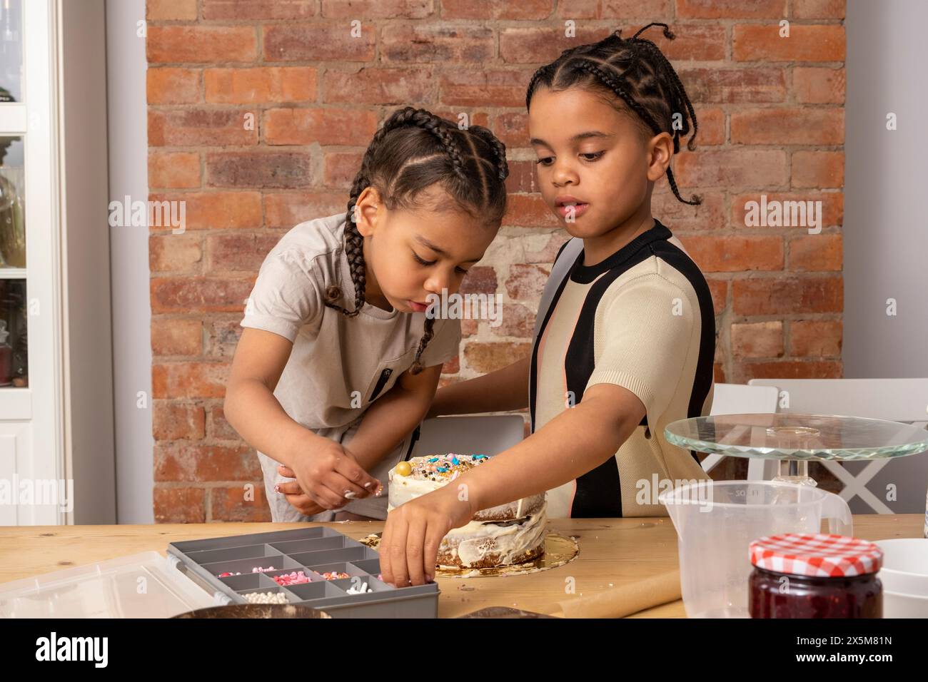 Indoors brothers hi-res stock photography and images - Alamy