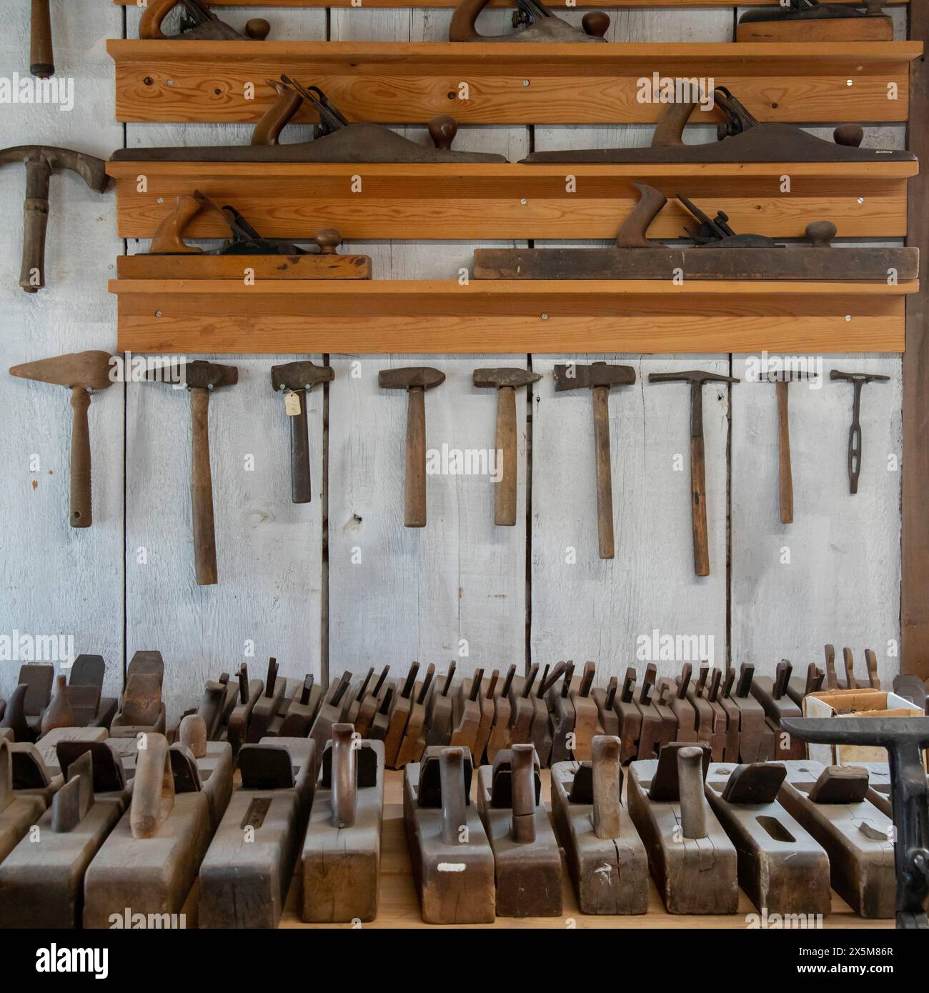 Ole fjetland cabinet shop hi-res stock photography and images - Alamy