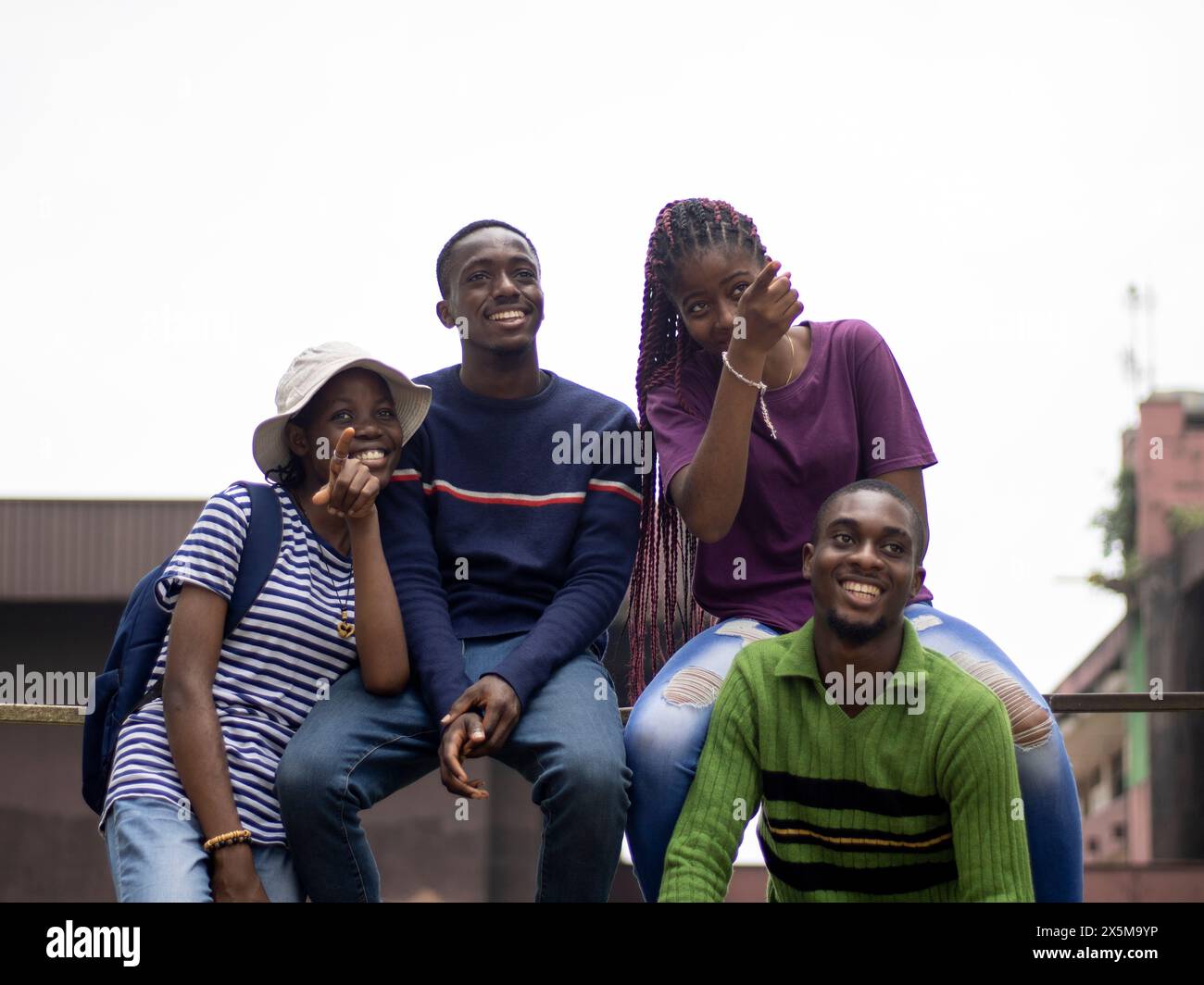 Friendship group hanging out hi-res stock photography and images - Alamy