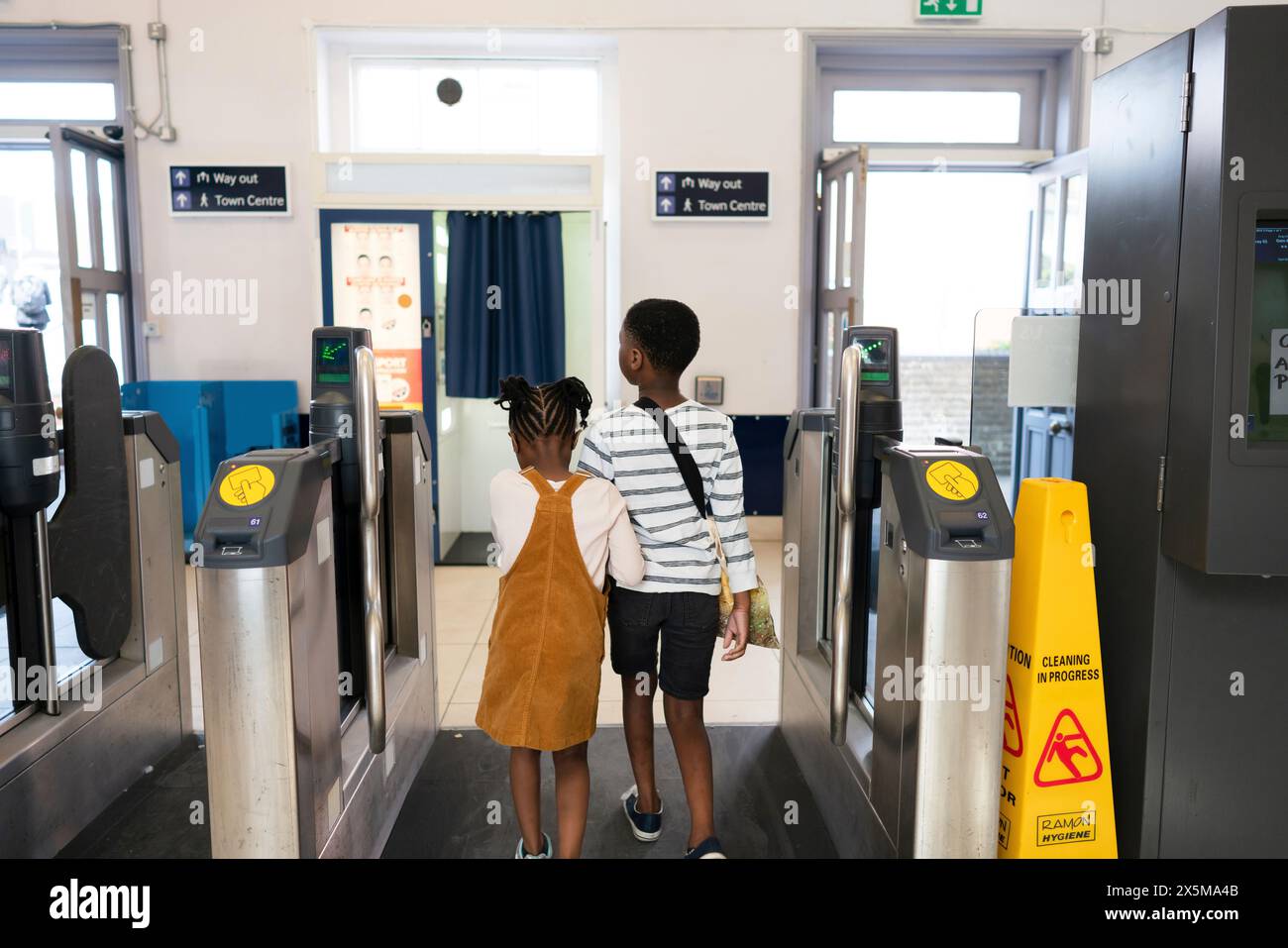 Station ticket gates hi-res stock photography and images - Alamy