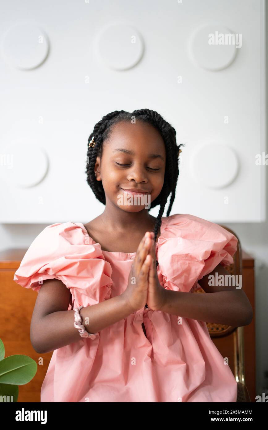 Praying hands child hi-res stock photography and images - Alamy
