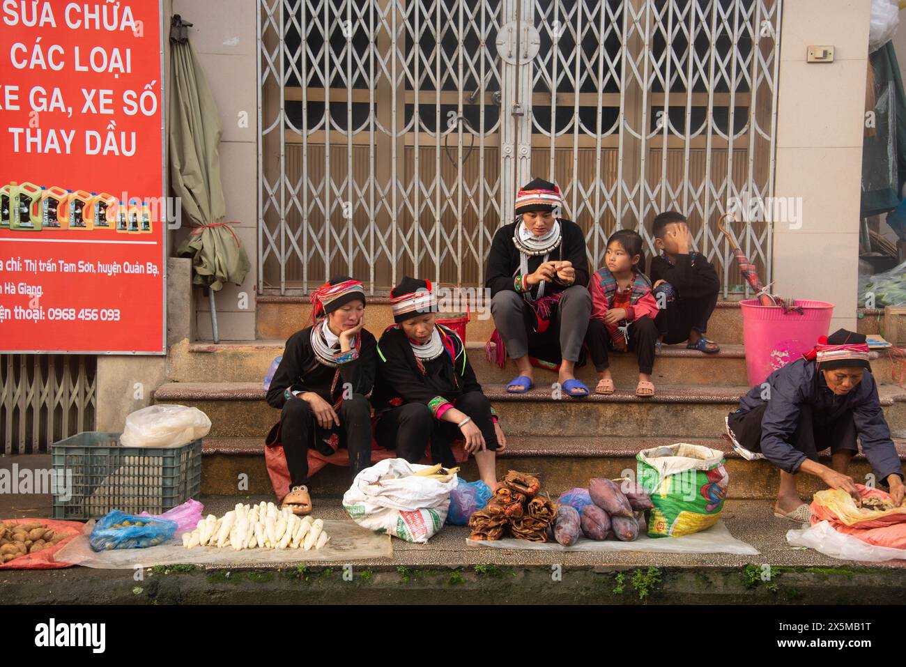 Ethnic Tay women in the market in Dong Van, Ha Giang, Vietnam Stock ...