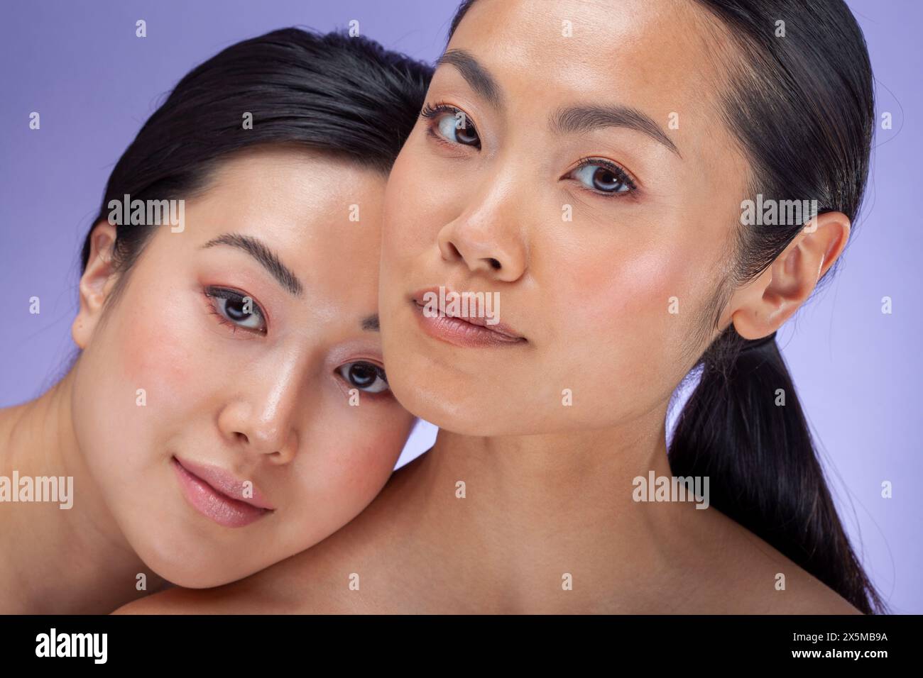 Natural looking women hi-res stock photography and images - Alamy