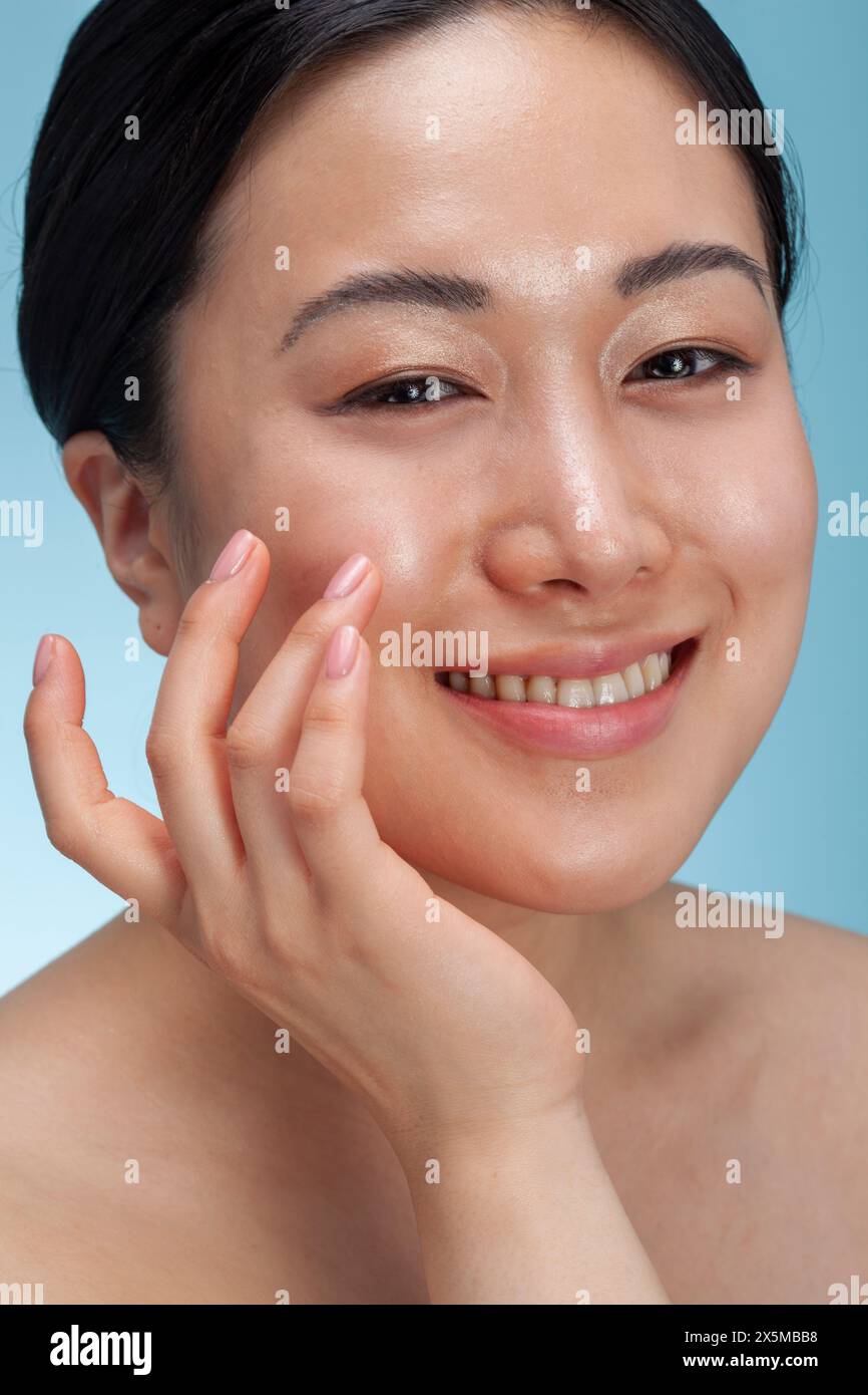 Korean woman face hi-res stock photography and images - Alamy