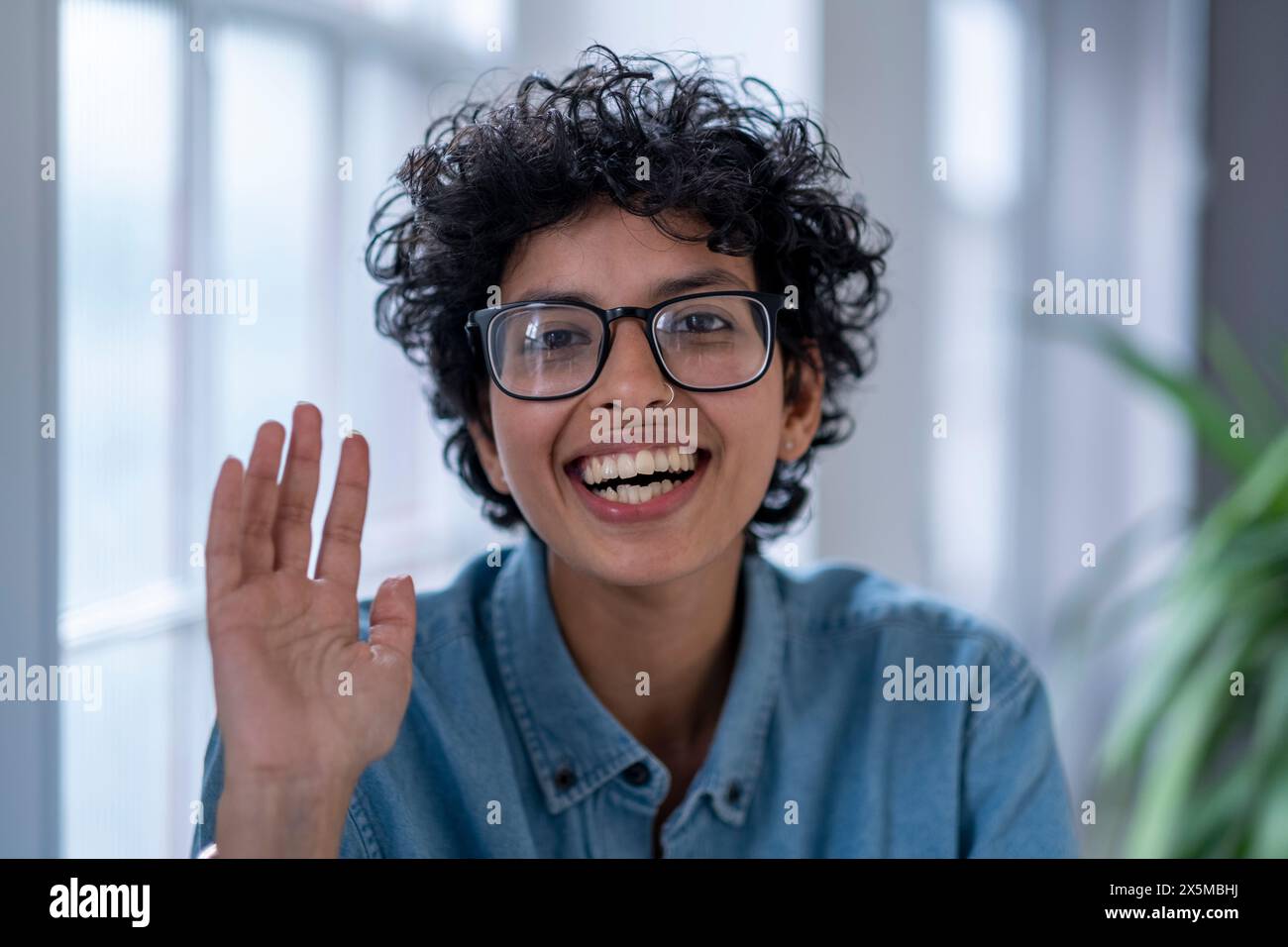 Headshot smiling professional woman hi-res stock photography and images ...