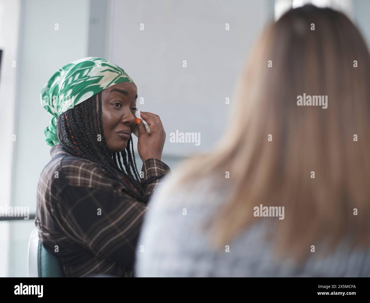Group of people crying hi-res stock photography and images - Alamy