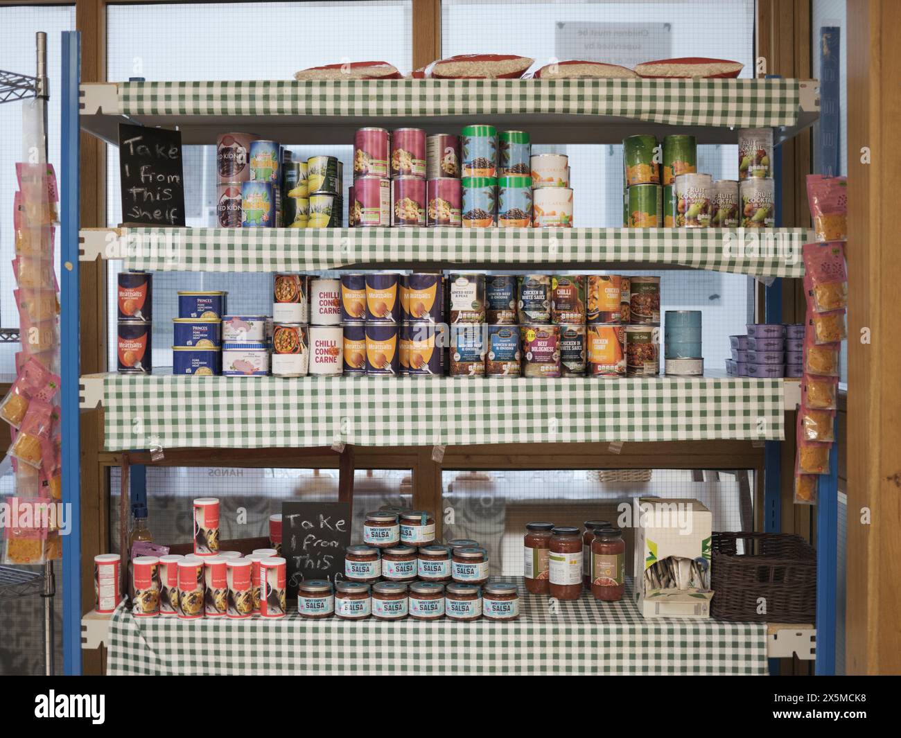 Food in cans hi-res stock photography and images - Alamy
