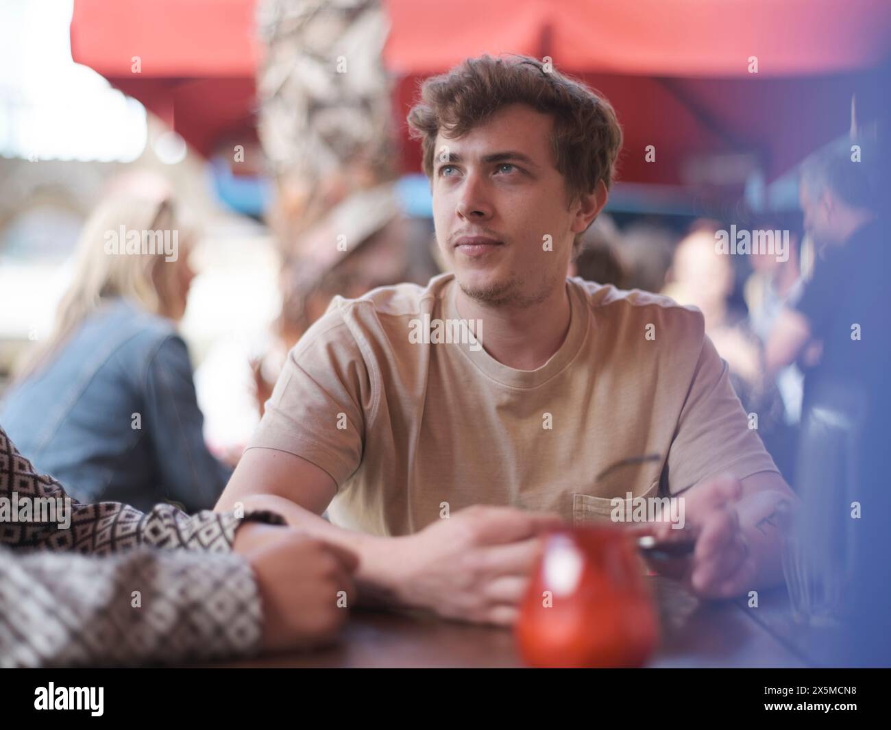 Two men table hi-res stock photography and images - Alamy