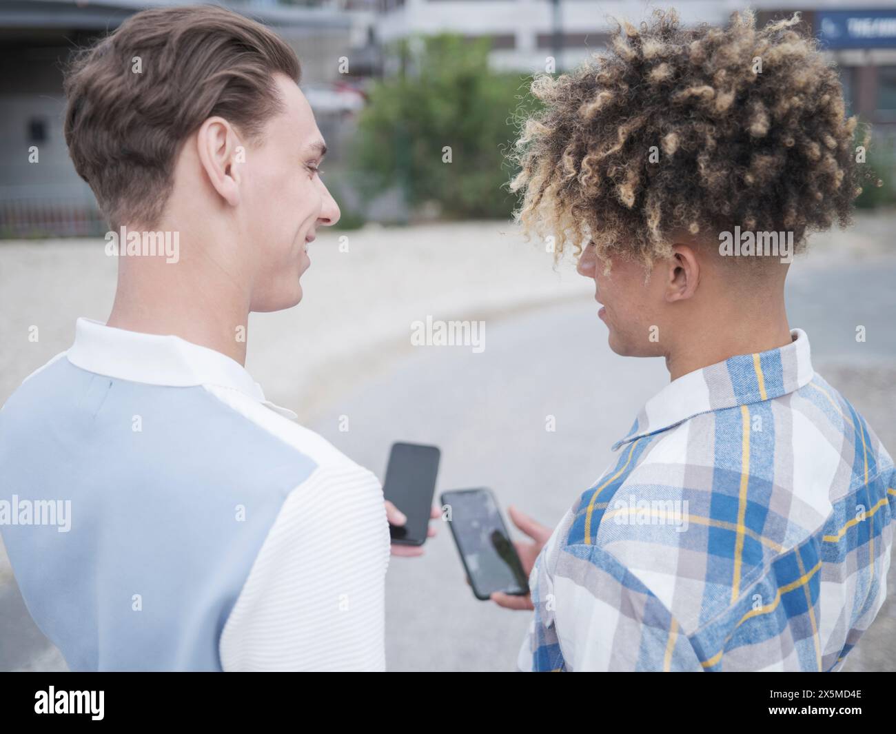 Smart phones and group hi-res stock photography and images - Alamy