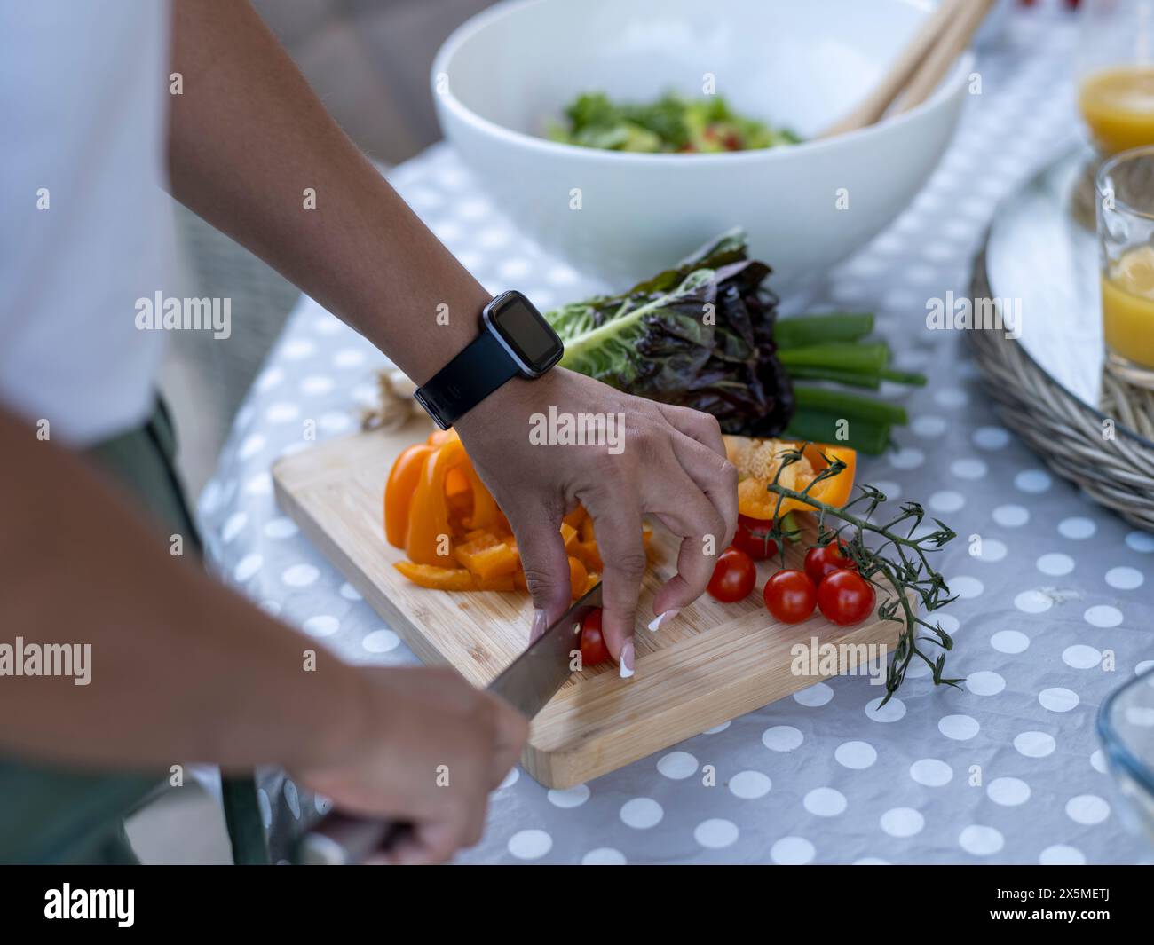 Cutting activities hi-res stock photography and images - Alamy