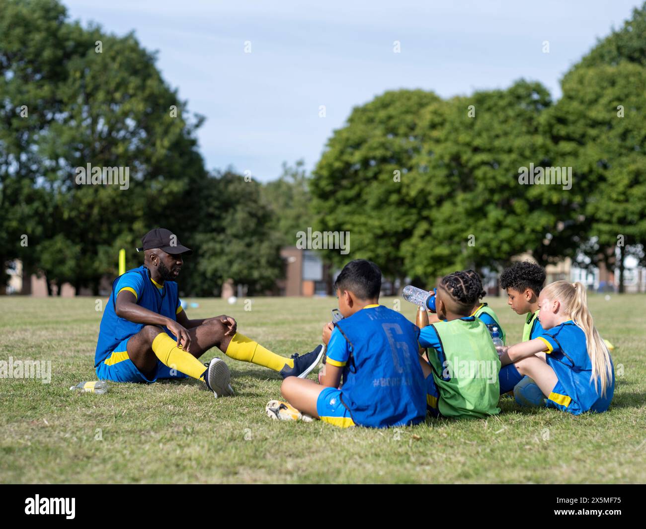 Giving instructions hi-res stock photography and images - Alamy