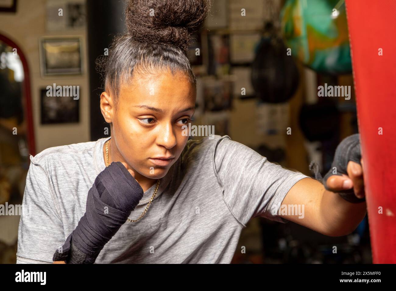 Bag boxing hi-res stock photography and images - Alamy
