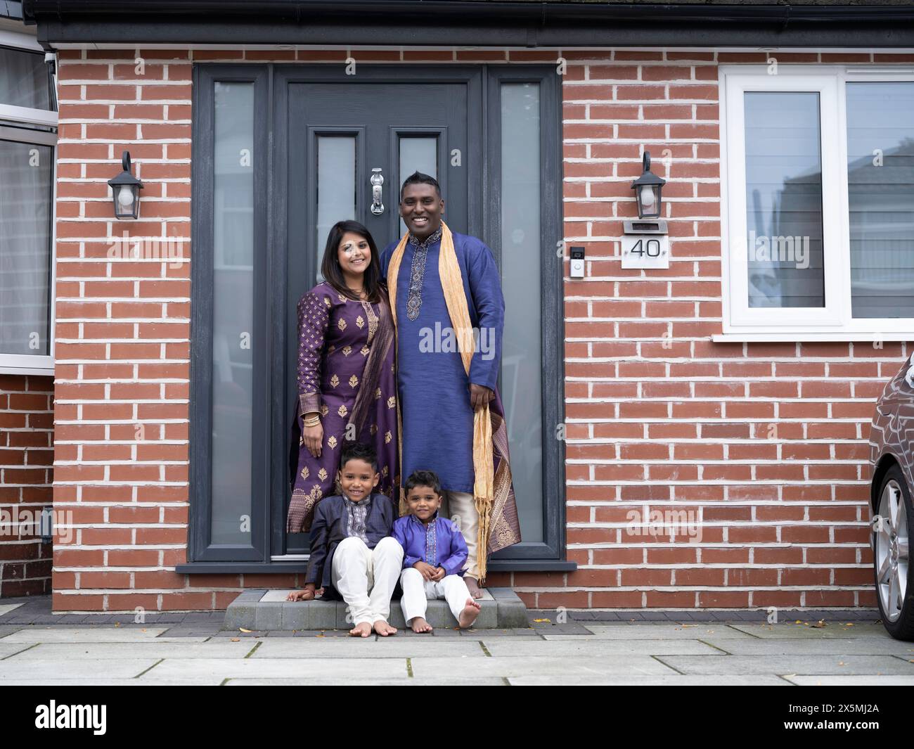 Four women in traditional hi-res stock photography and images - Alamy