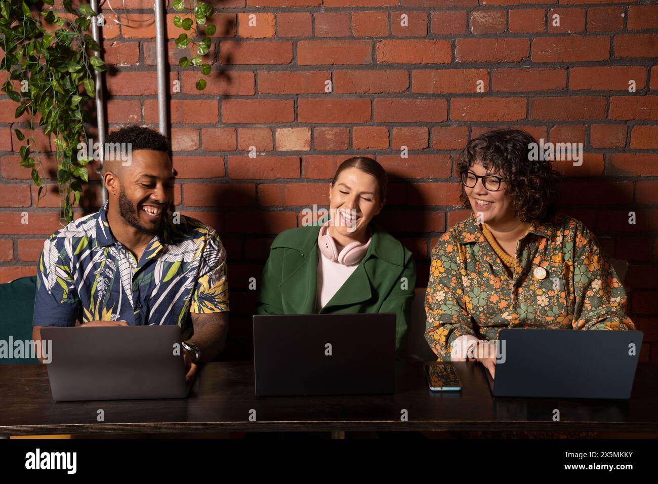 Coworking lounge hi-res stock photography and images - Alamy