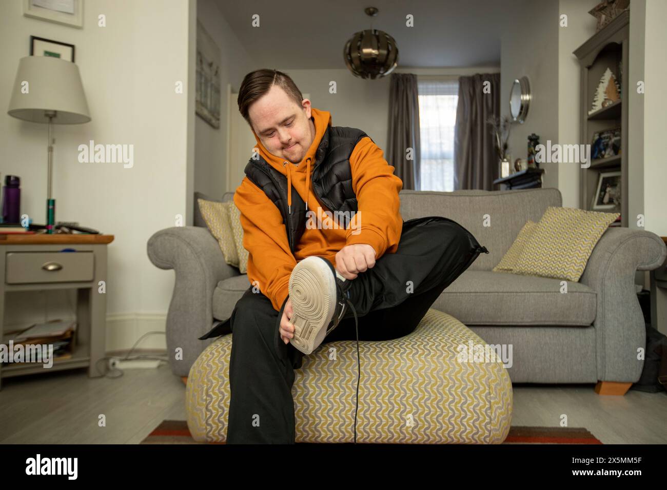 Getting dressed hi-res stock photography and images - Alamy