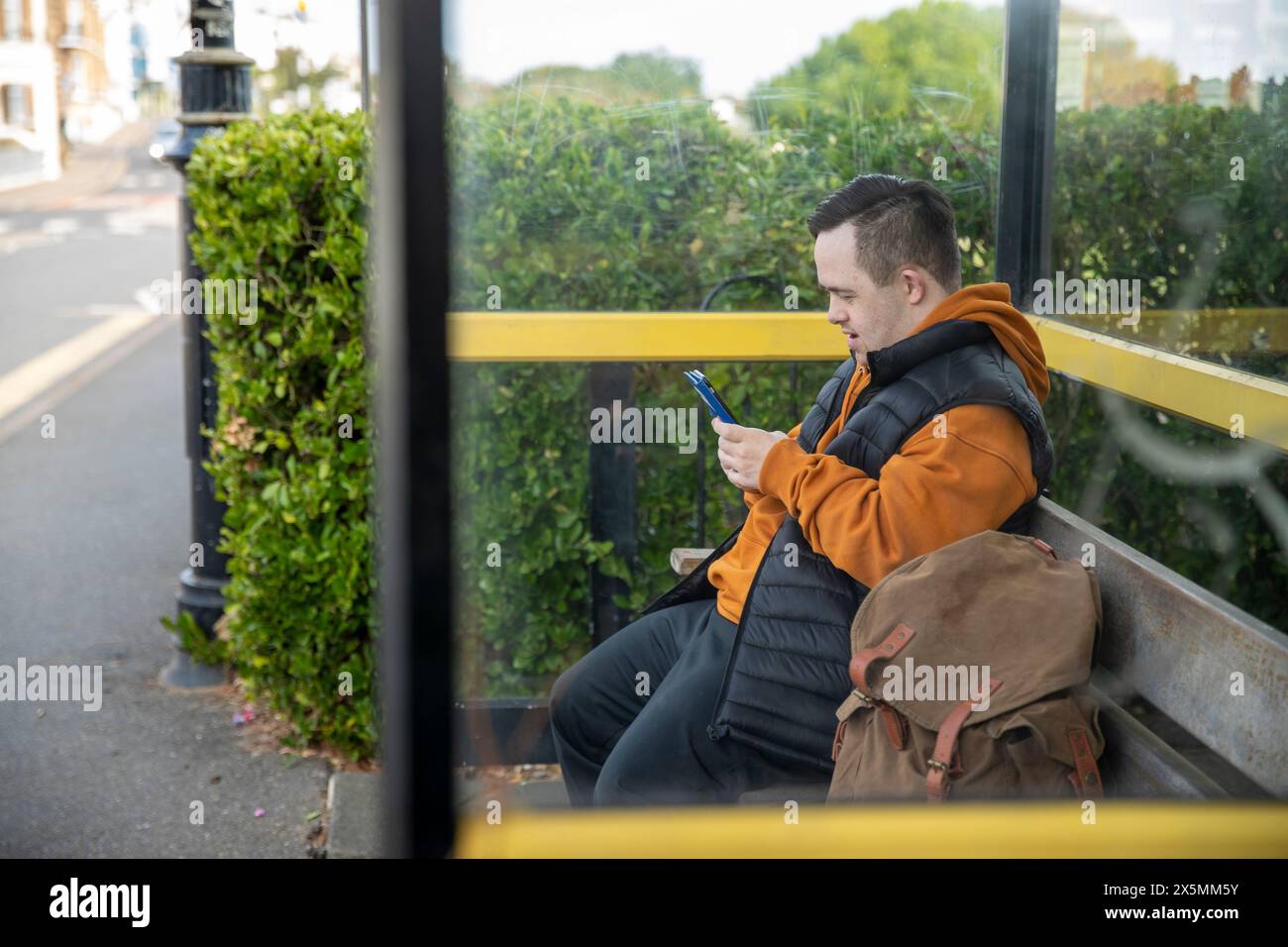 Smart bus stop hi-res stock photography and images - Alamy