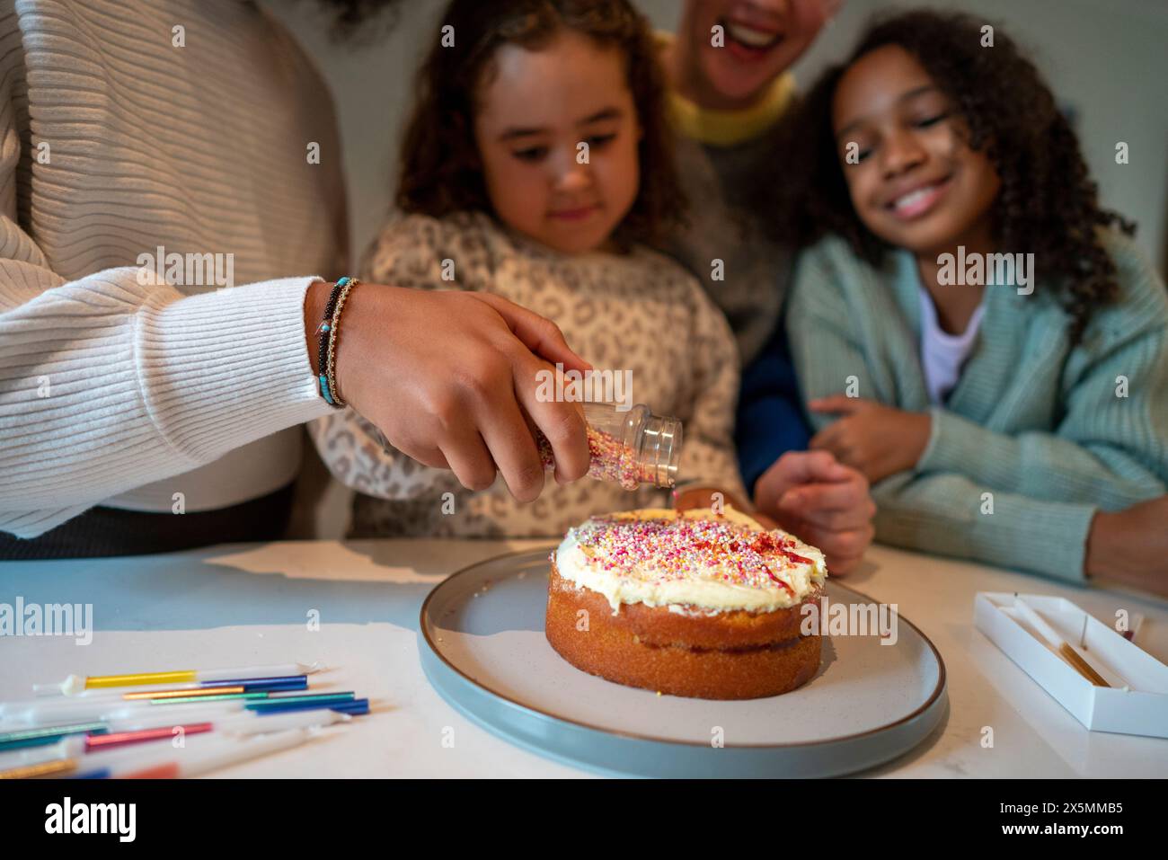 Close up girl pouring sugar hi-res stock photography and images - Alamy