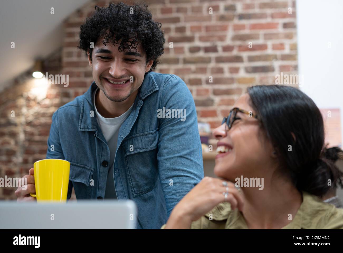 Office professionals hi-res stock photography and images - Alamy