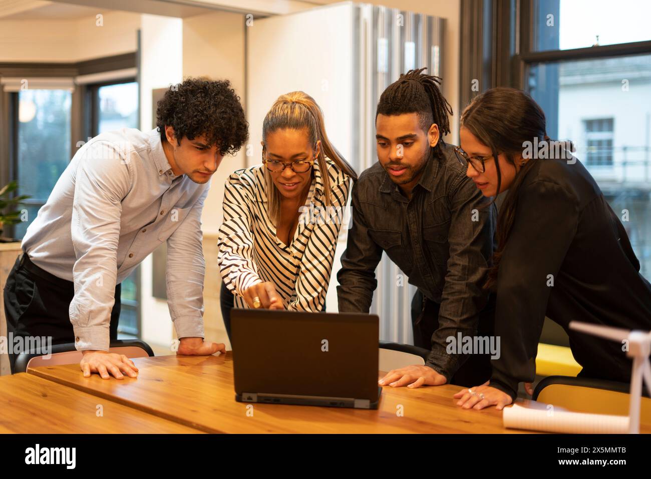 Brainstorming expertise hi-res stock photography and images - Alamy