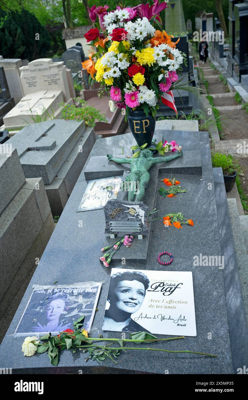 Edith Piaf Statue Hi res Stock Photography And Images Alamy edith-piaf-statue-hi-res-stock-photography-and-images-alamy