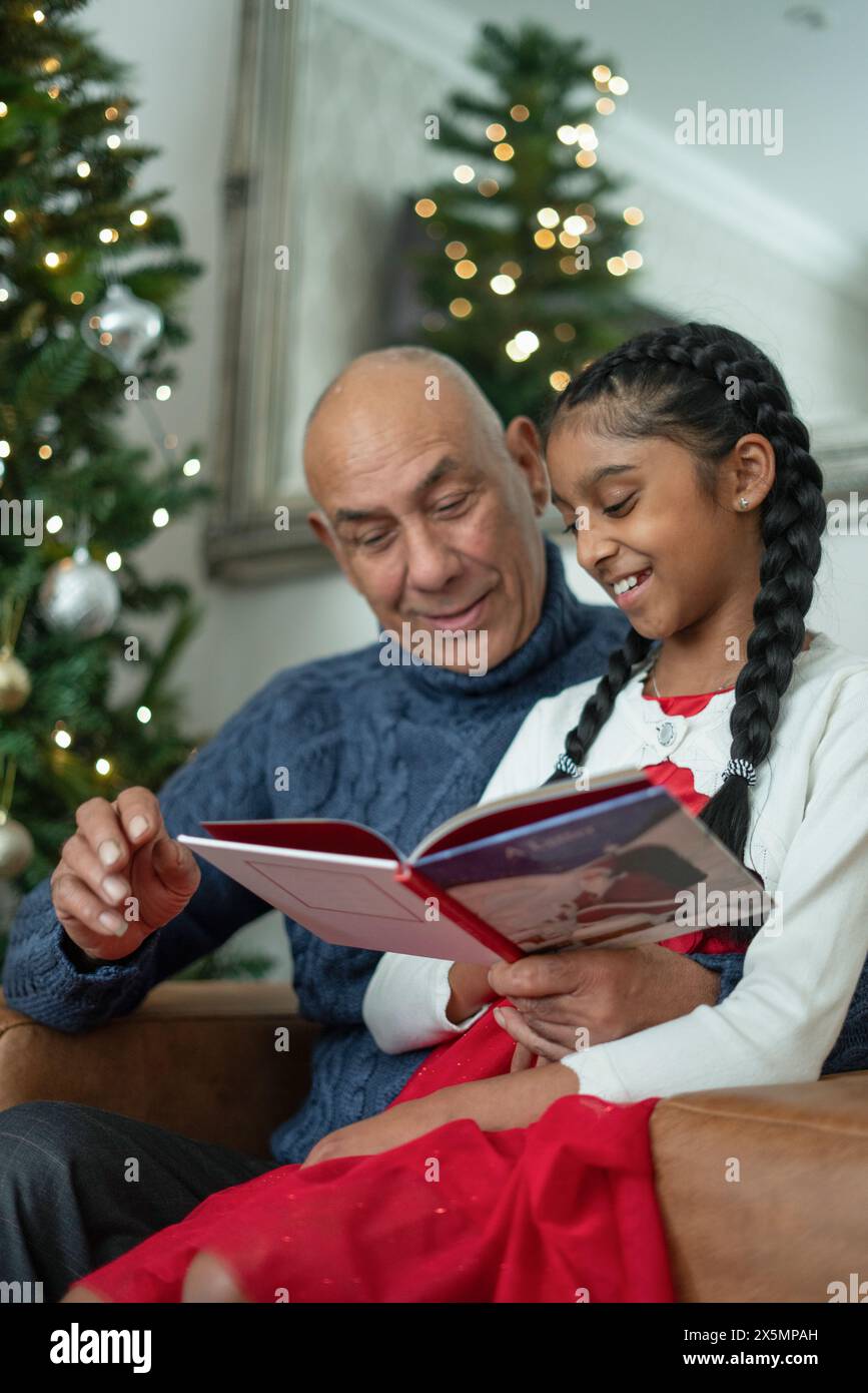 Reading christmas tree hi-res stock photography and images - Alamy