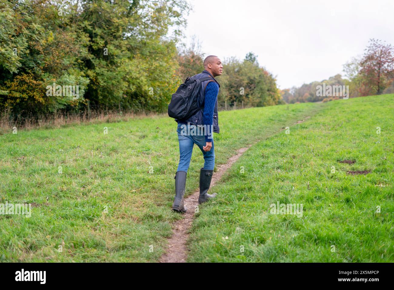 Path in landscape meadow hi-res stock photography and images - Alamy