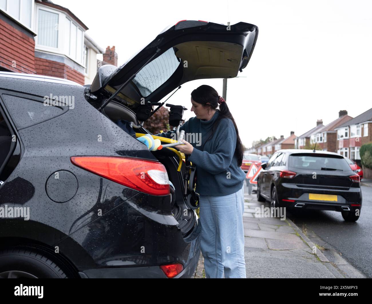 Packing car hi-res stock photography and images - Alamy