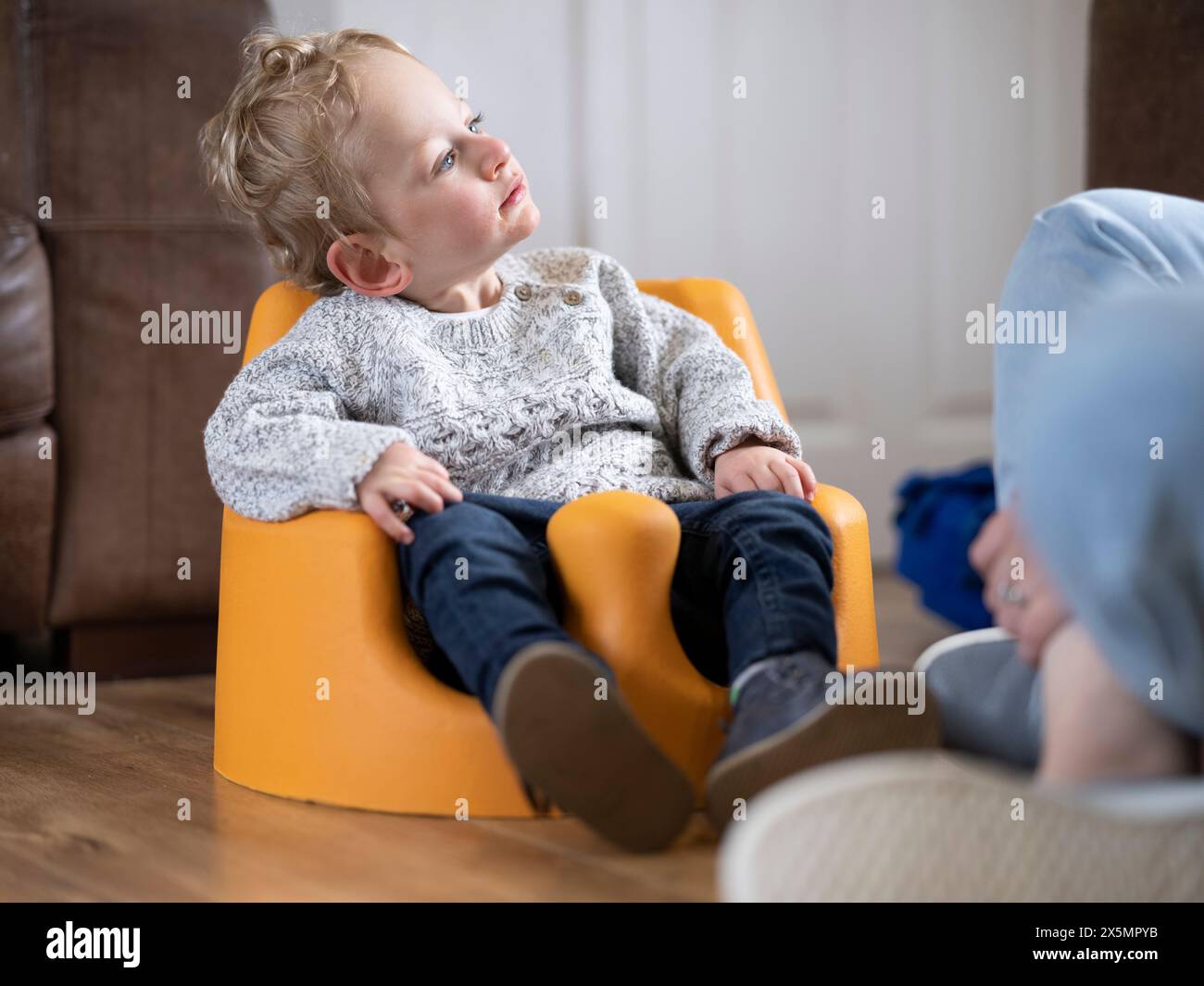 Baby seating hi-res stock photography and images - Alamy