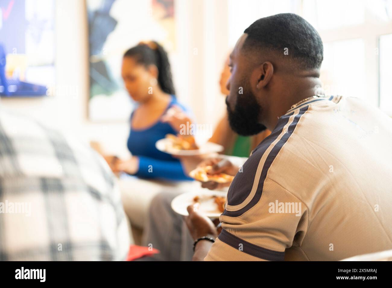 Eat out with friends hi-res stock photography and images - Alamy