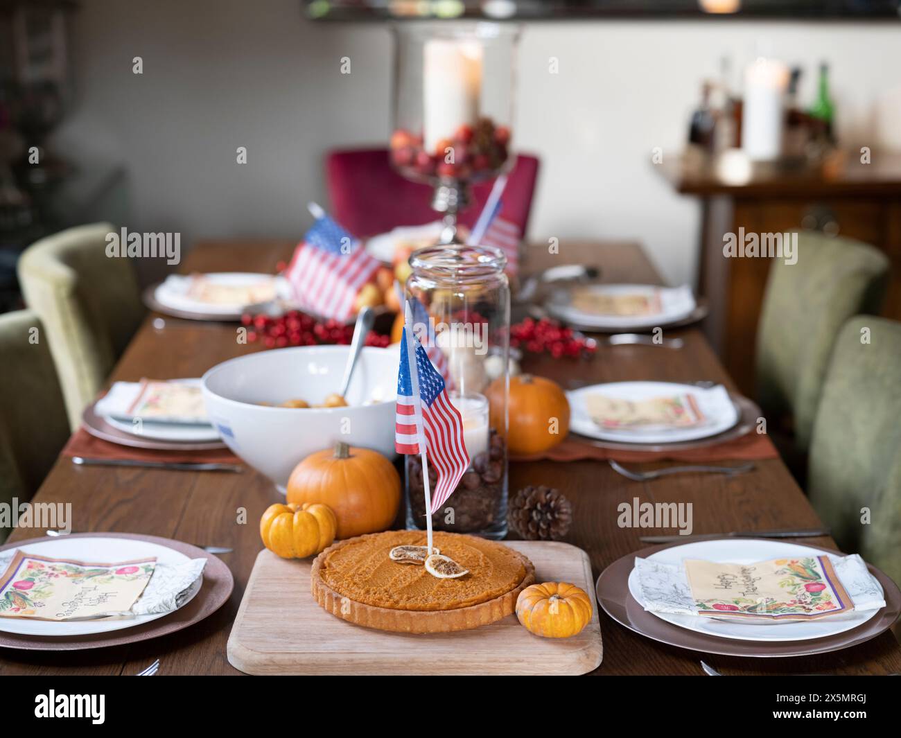 Thanksgiving table with American flags Stock Photo - Alamy