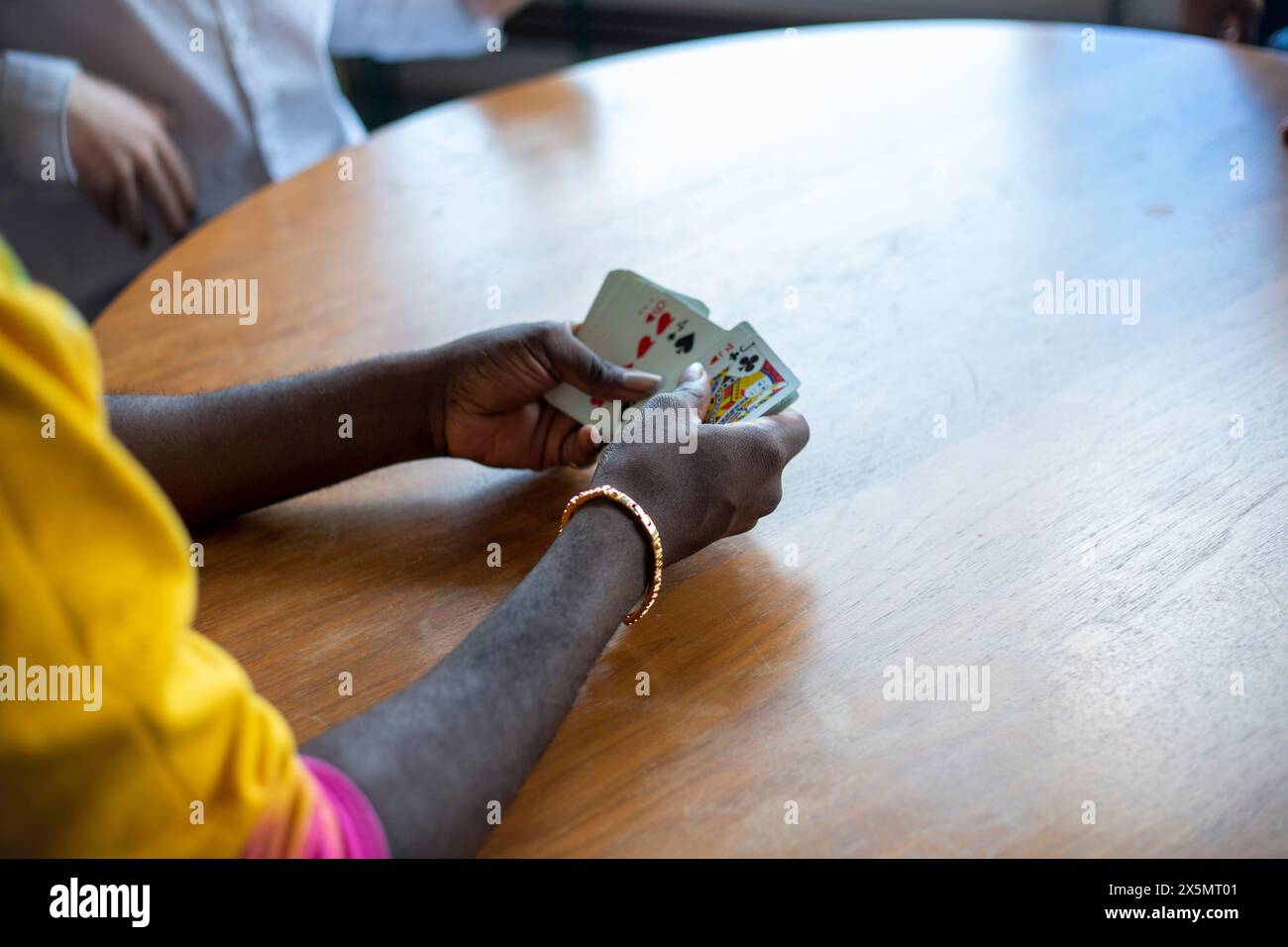 Two men playing cards hi-res stock photography and images - Alamy