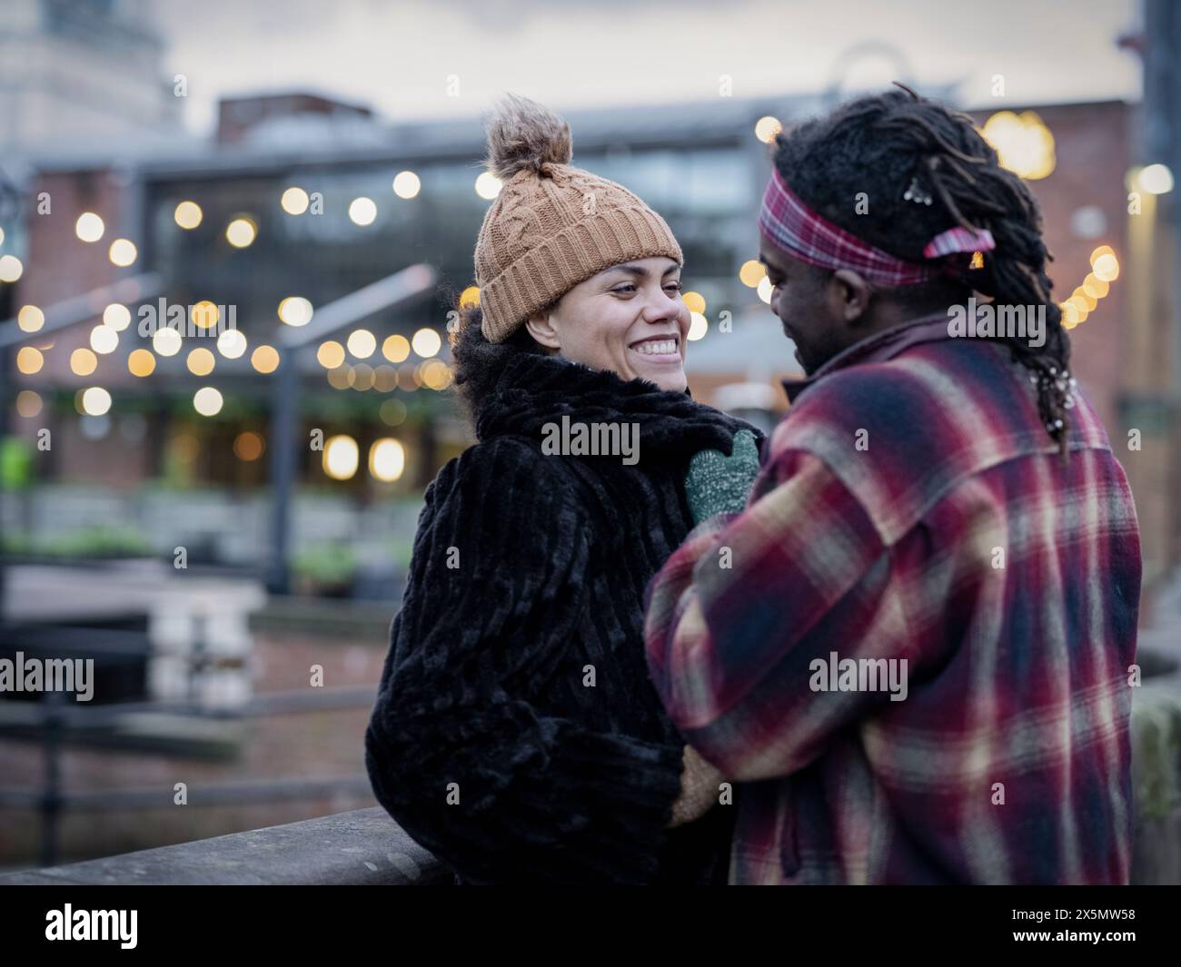 Dusk in city hi-res stock photography and images - Alamy