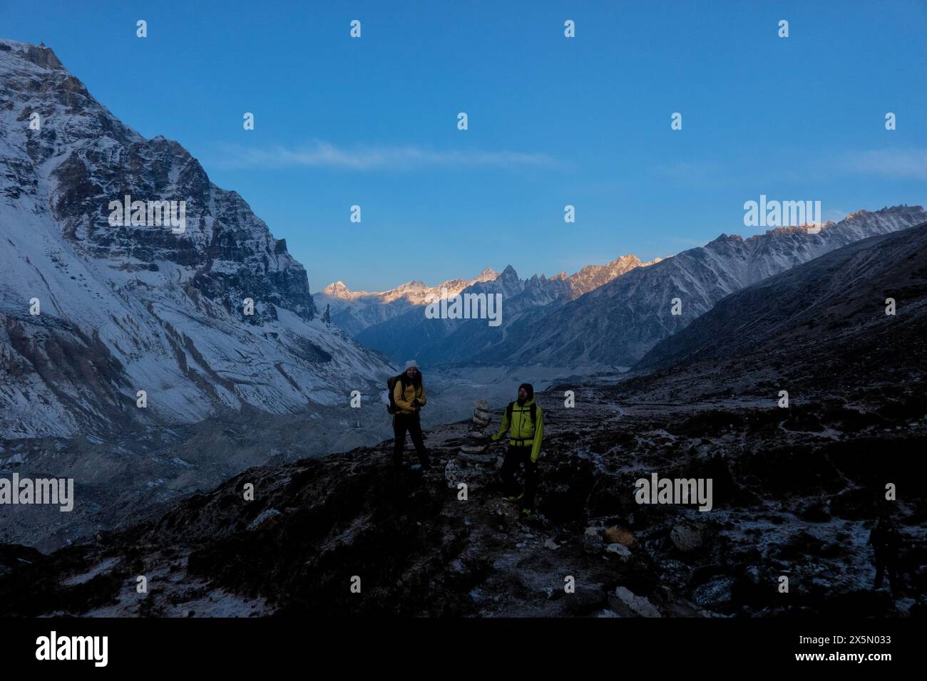 Sunrise en route to Kangchenjunga (Kanchenjunga) North Base Camp ...