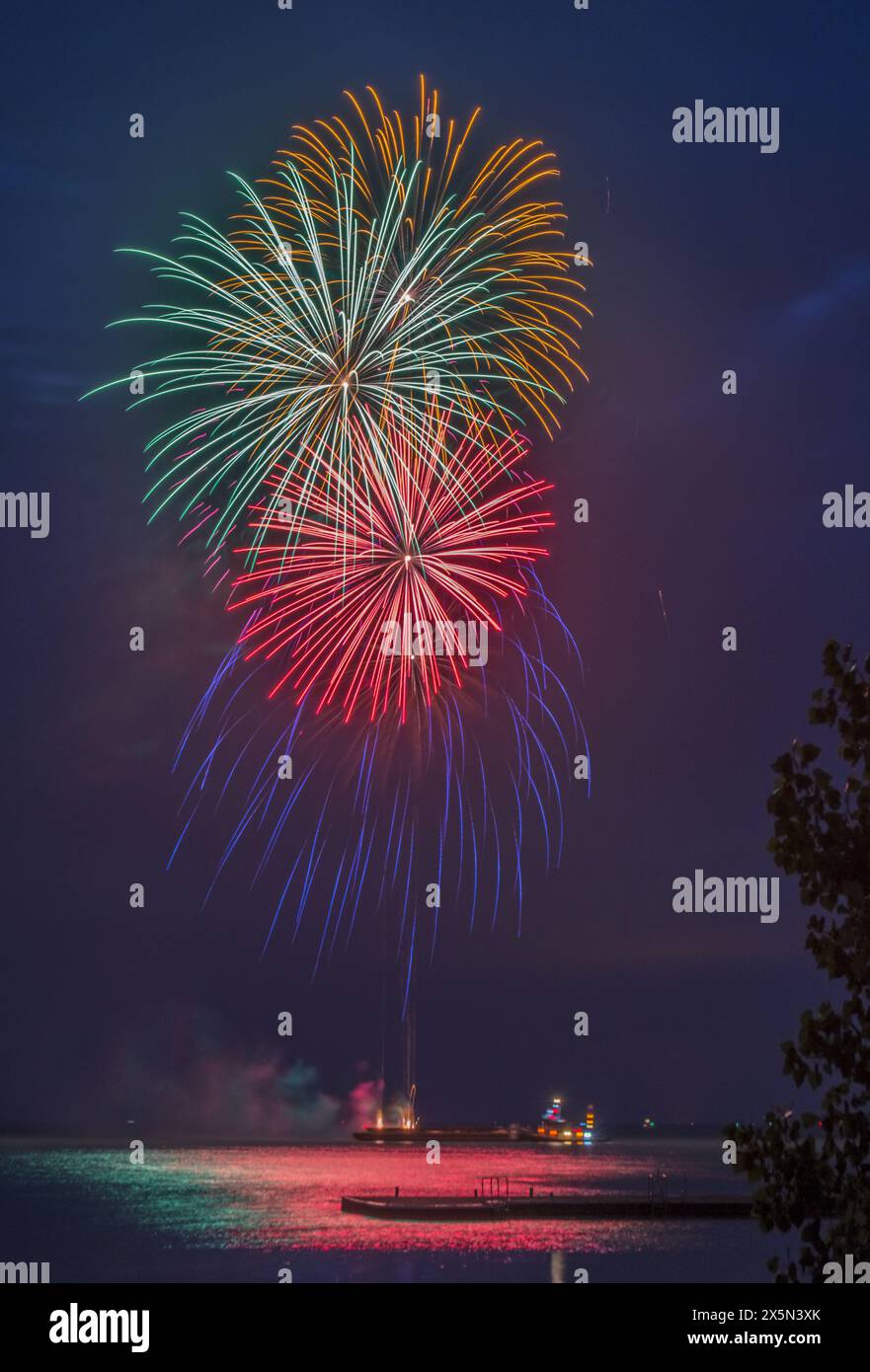 USA, Ohio, Lakeside. 4th of July fireworks Stock Photo - Alamy
