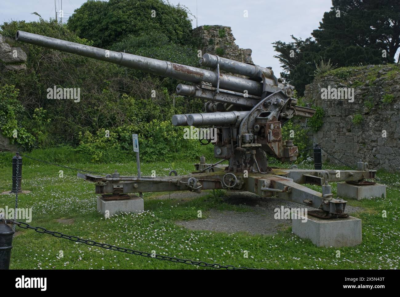 Army tank inside hi-res stock photography and images - Alamy