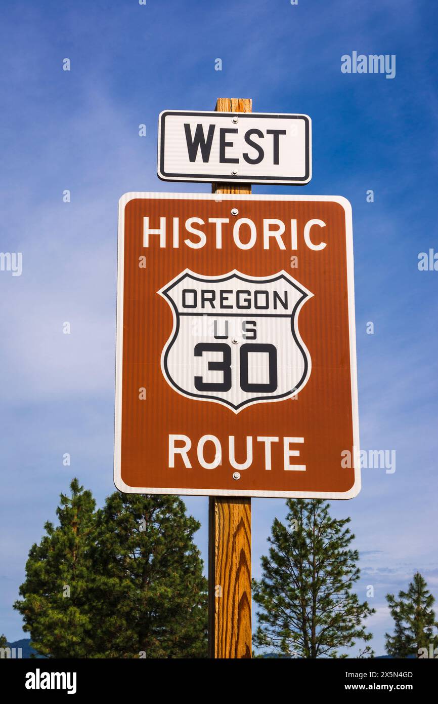 Historic Oregon Highway 30 sign, Columbia River Gorge National Scenic ...