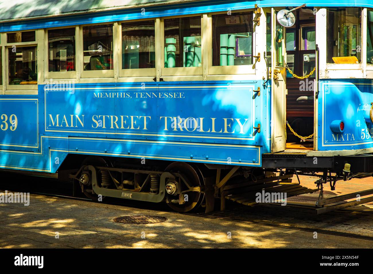 Main Street Blue Trolley in Memphis vintage attraction and ...