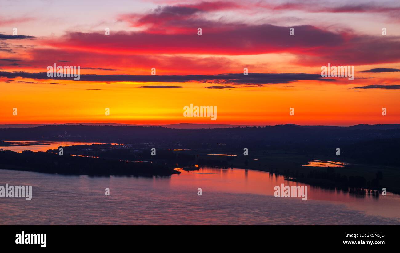 sunset over the Columbia River from Crown Point, Columbia River Gorge ...