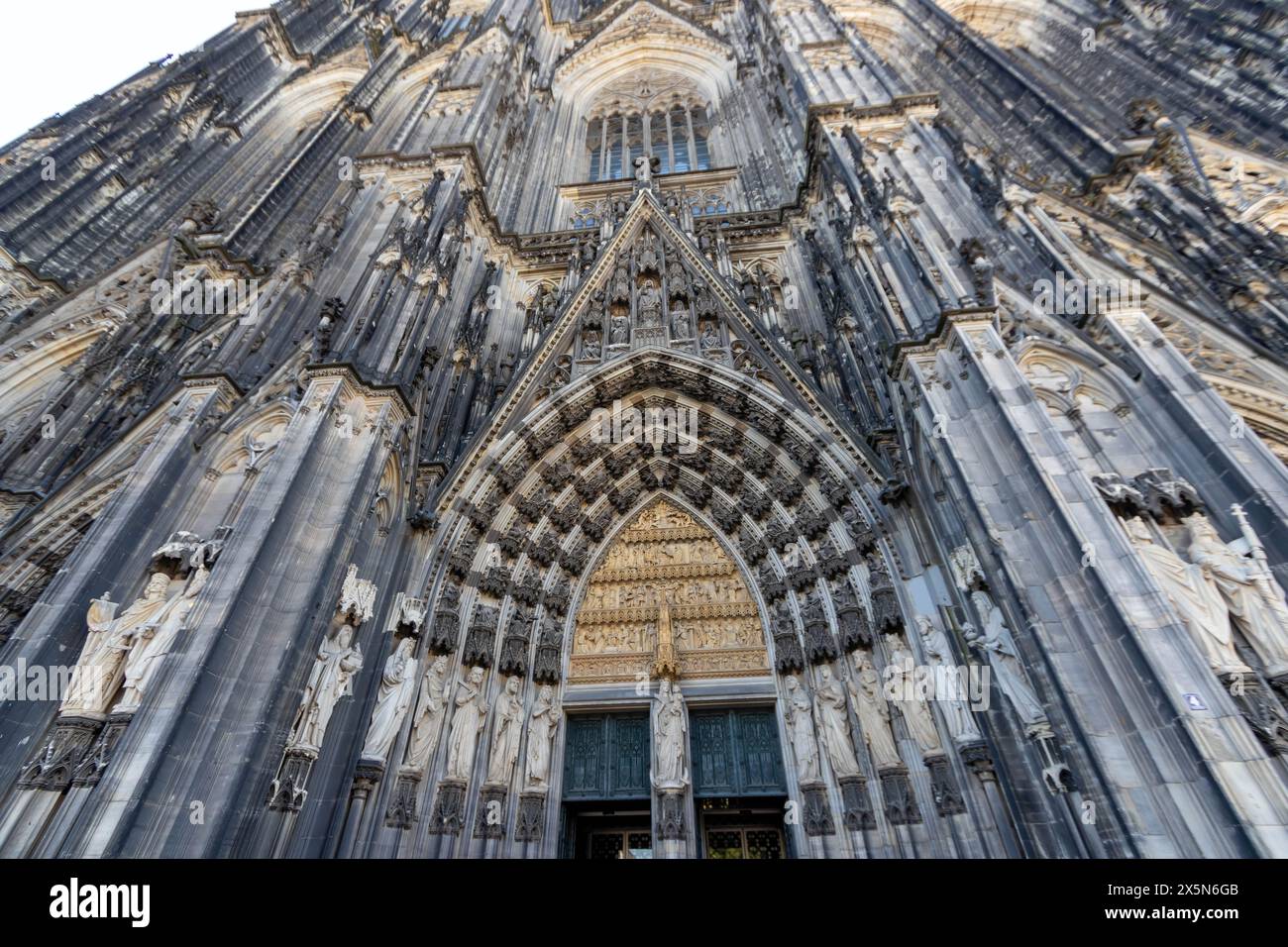 The details of the Cologne Cathedral exterior Stock Photo - Alamy