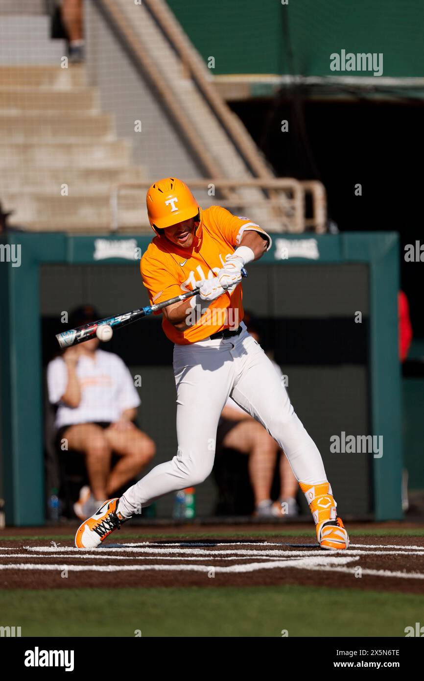 Tennessee Volunteers third baseman Dean Curley (23) at bat against the ...