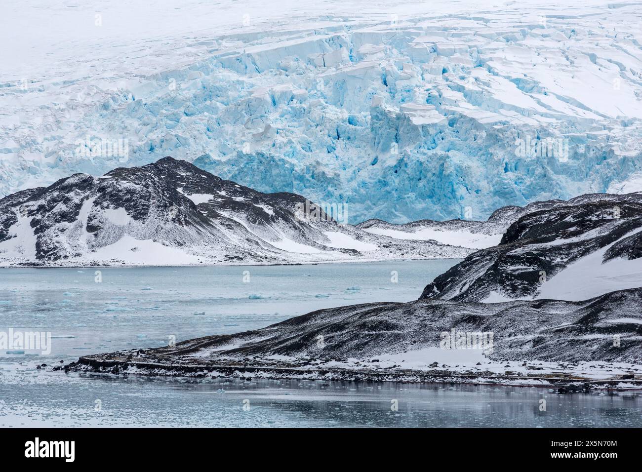 Ulmann Point & Stenhouse Glacier, Admiralty Bay, King George Island ...
