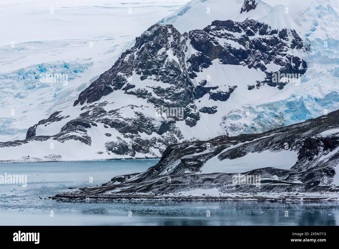 Ulmann Point & Stenhouse Glacier, Admiralty Bay, King George Island ...