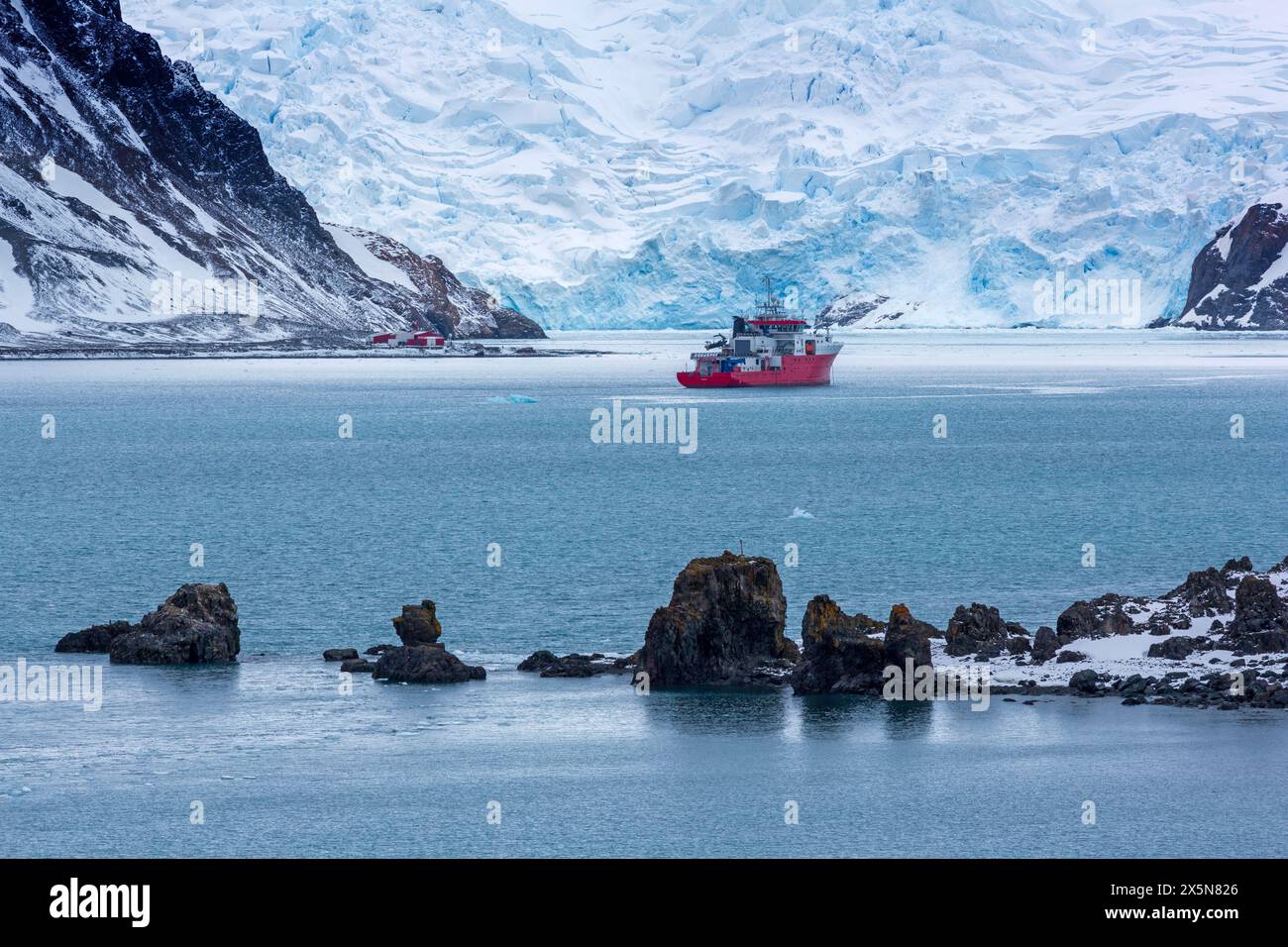 Peruvian reserach ship Carrasco, Keller Peninsula, Admiralty Bay, King ...
